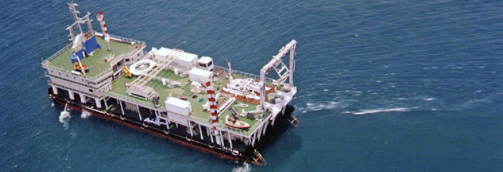 accomodation-barge-banner | Thrustmaster