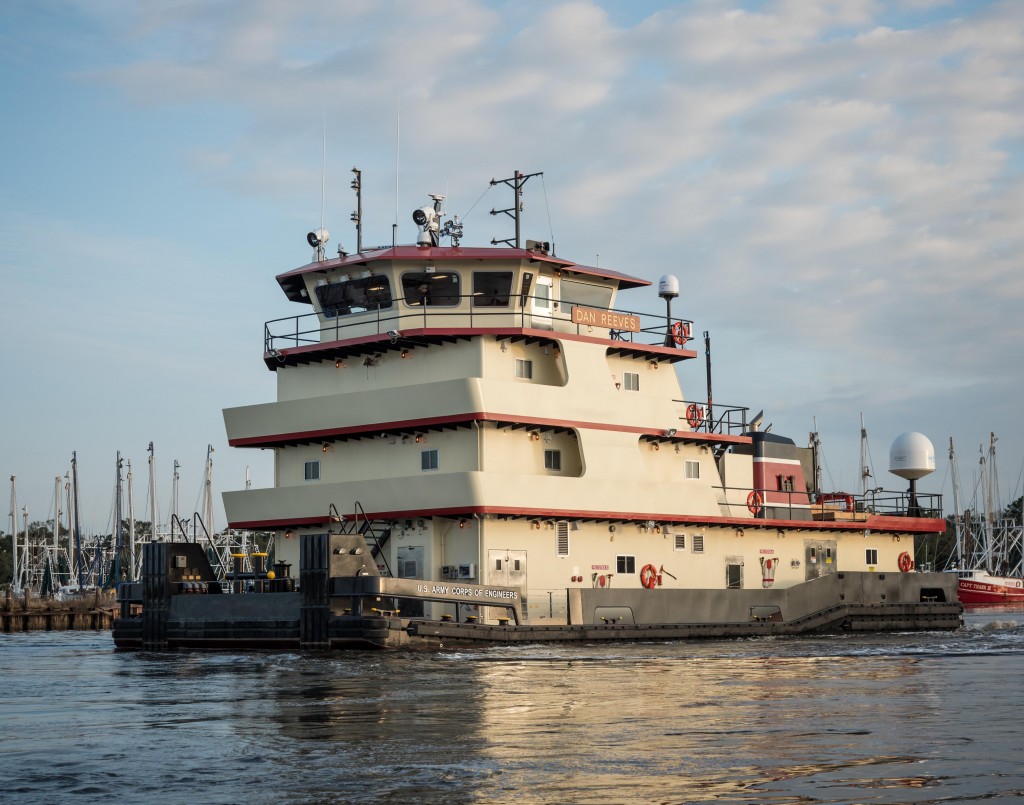 USACE Launches Towboat M/V Dan Reeves with Thrustmaster Z-Drives ...
